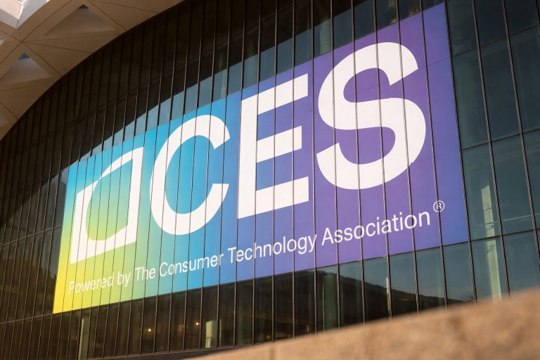 CES 2026 wrap-up: Clicks’ keyboard “Communicator,” Ikko’s square Android, and Samsung’s TriFold ...