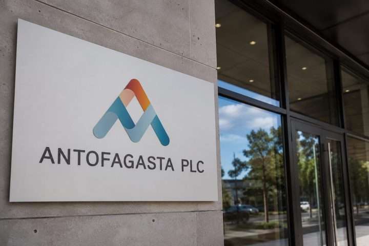 Antofagasta plc (LSE: ANTO) slips 6%, hovers near 3,900p—Copper can’t ...