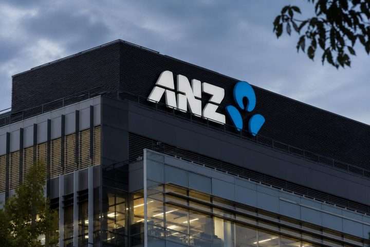 ANZ Shares Gain 2.5% as Bank Expands Saturday Branch Trading