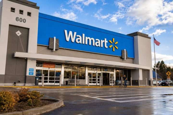 Walmart Signs First North American Union Deal in Canada