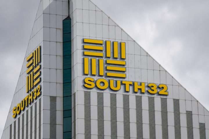 South32 (ASX:S32) shares drop 16%, focus on manganese rail contract